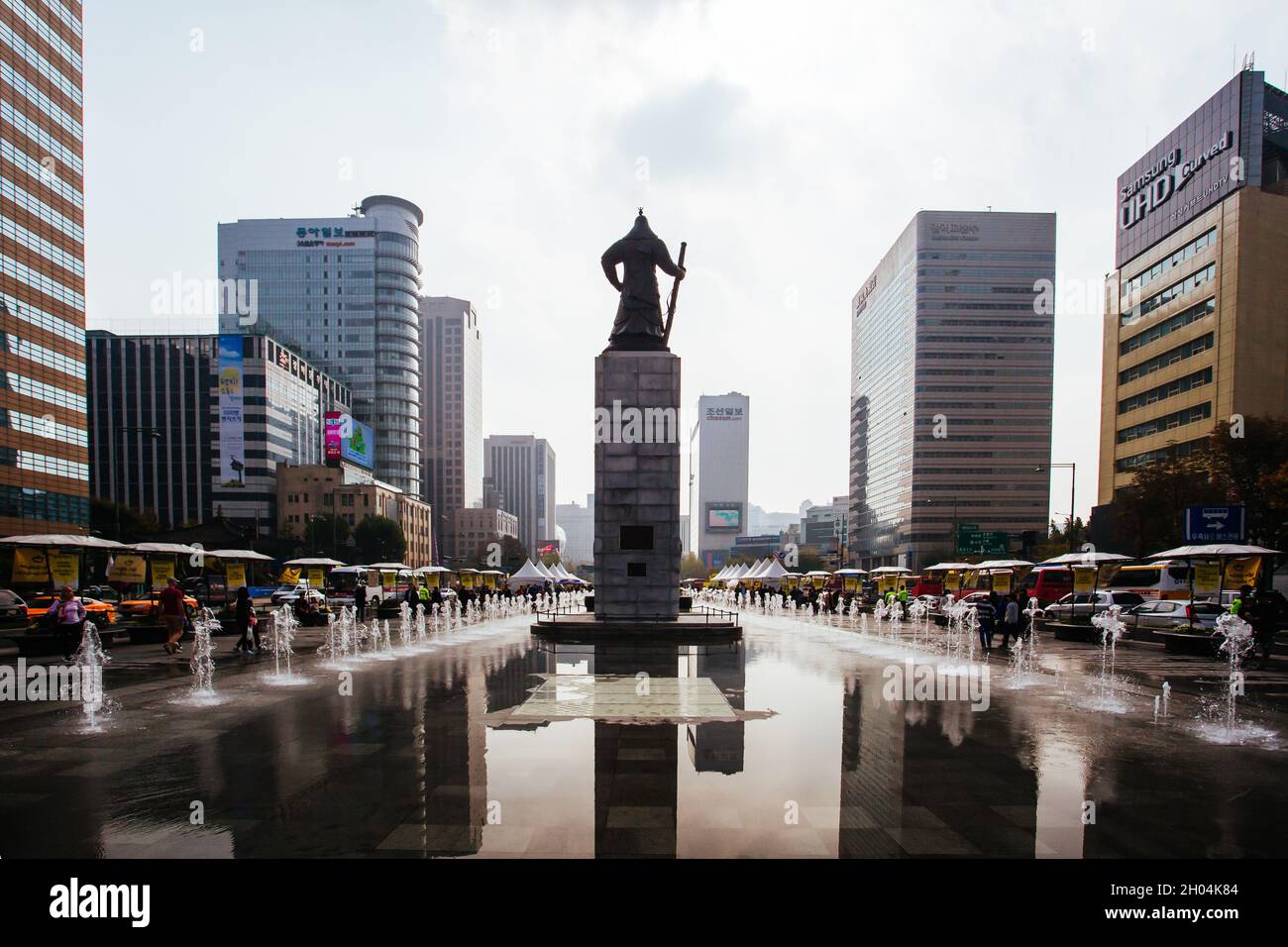 Admiral yi sun shin statue hi-res stock photography and images - Alamy