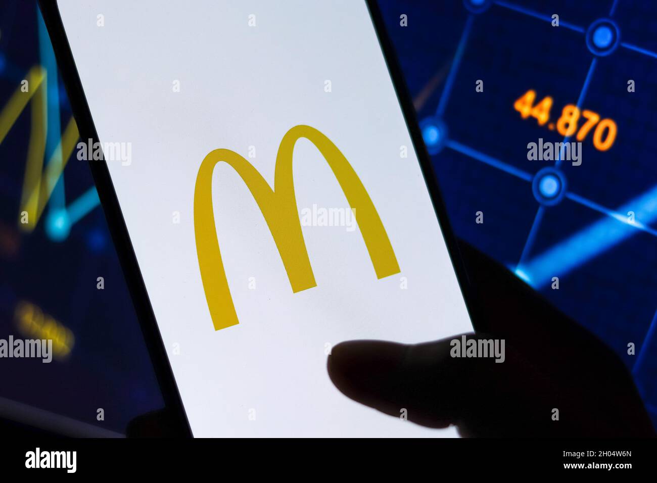 Mcdonalds employee india hi-res stock photography and images - Alamy