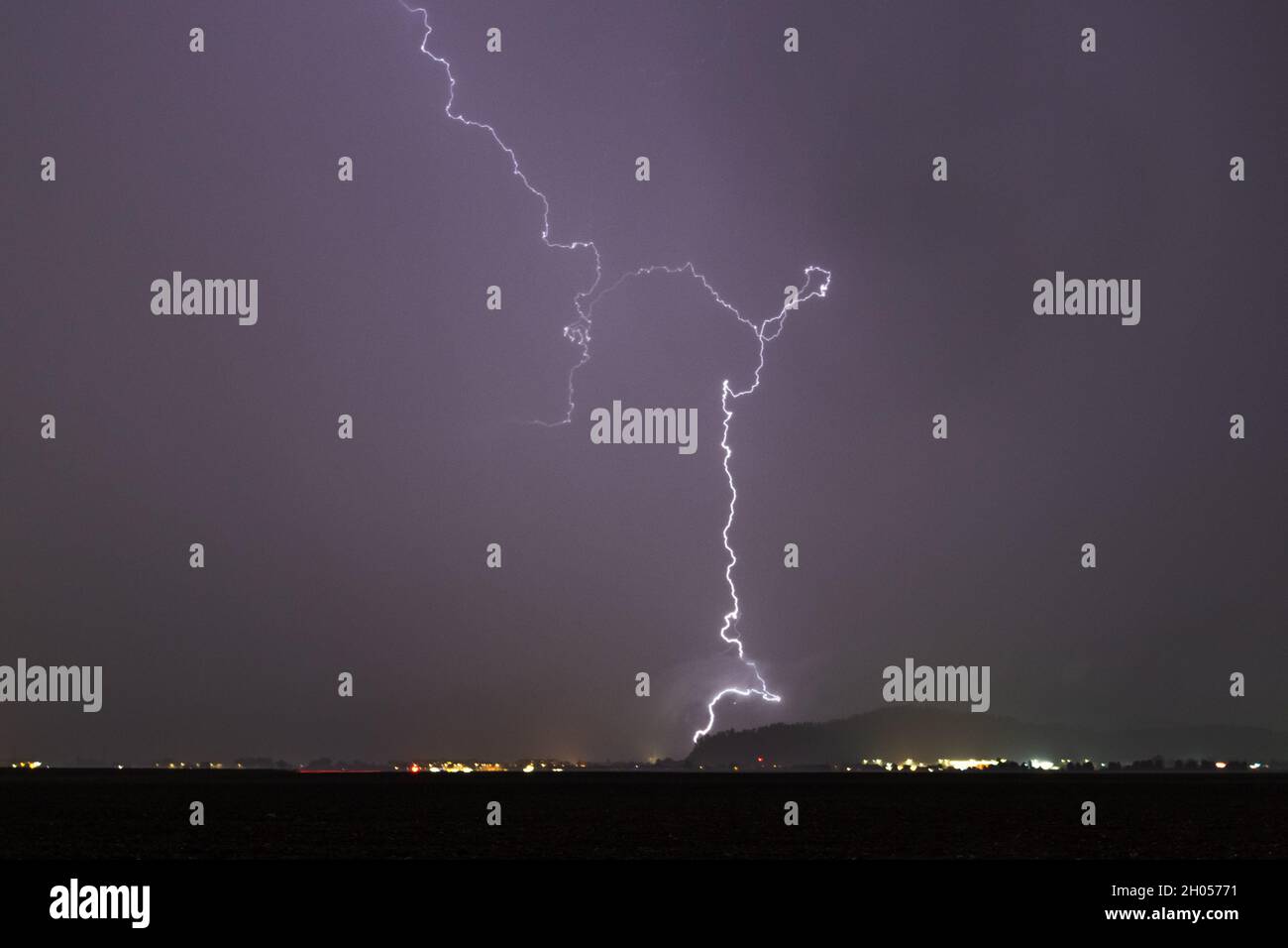 Stormy sky lightning hi-res stock photography and images - Alamy