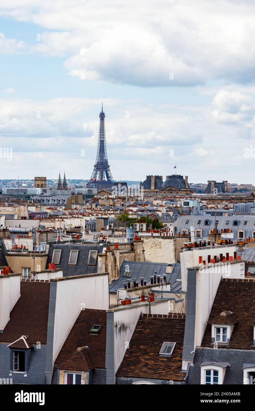 Paris, september 2021. Landscape view with the Eiffel tower Stock Photo ...