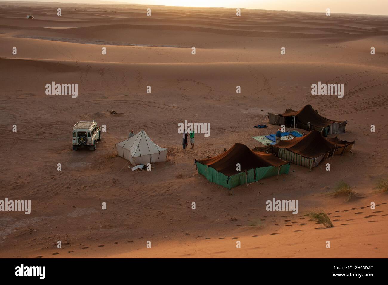 Nomadic Moroccan People and their tents Stock Photo - Alamy