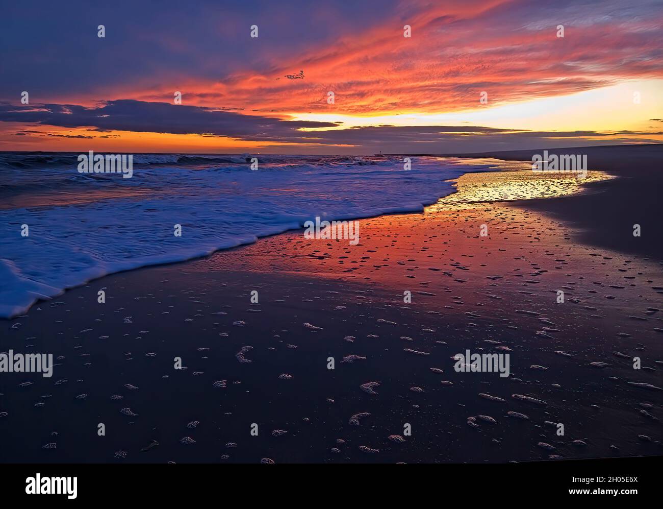 Shoreline colors hi-res stock photography and images - Alamy