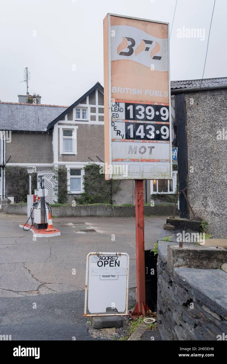 Retail of fuels hi-res stock photography and images - Alamy