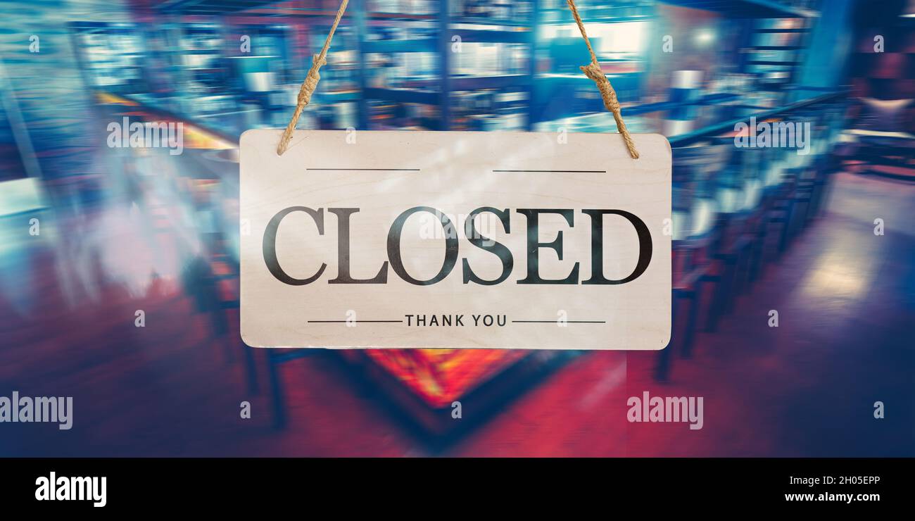 Sign closed in front of the cafe and restaurant doors, new ban on ...