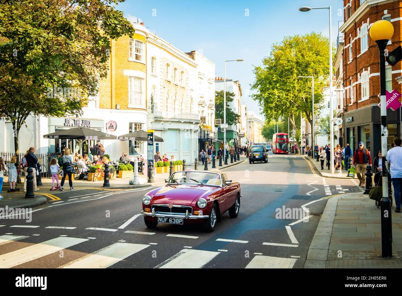 London- October 2021: King’s Road In Chelsea, a famous upmarket high ...