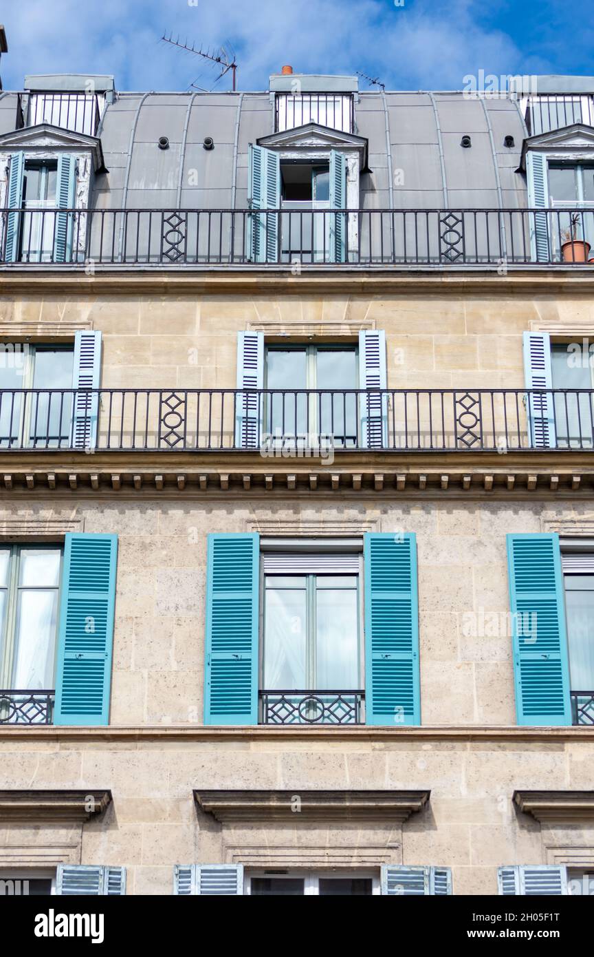 Typical architectural features of parisian buildings. Stone repetitive ...