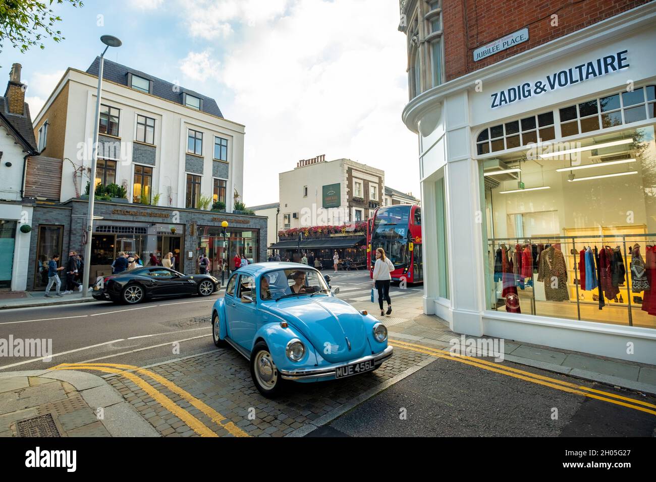 Fashion scene kings road chelsea hi-res stock photography and images ...