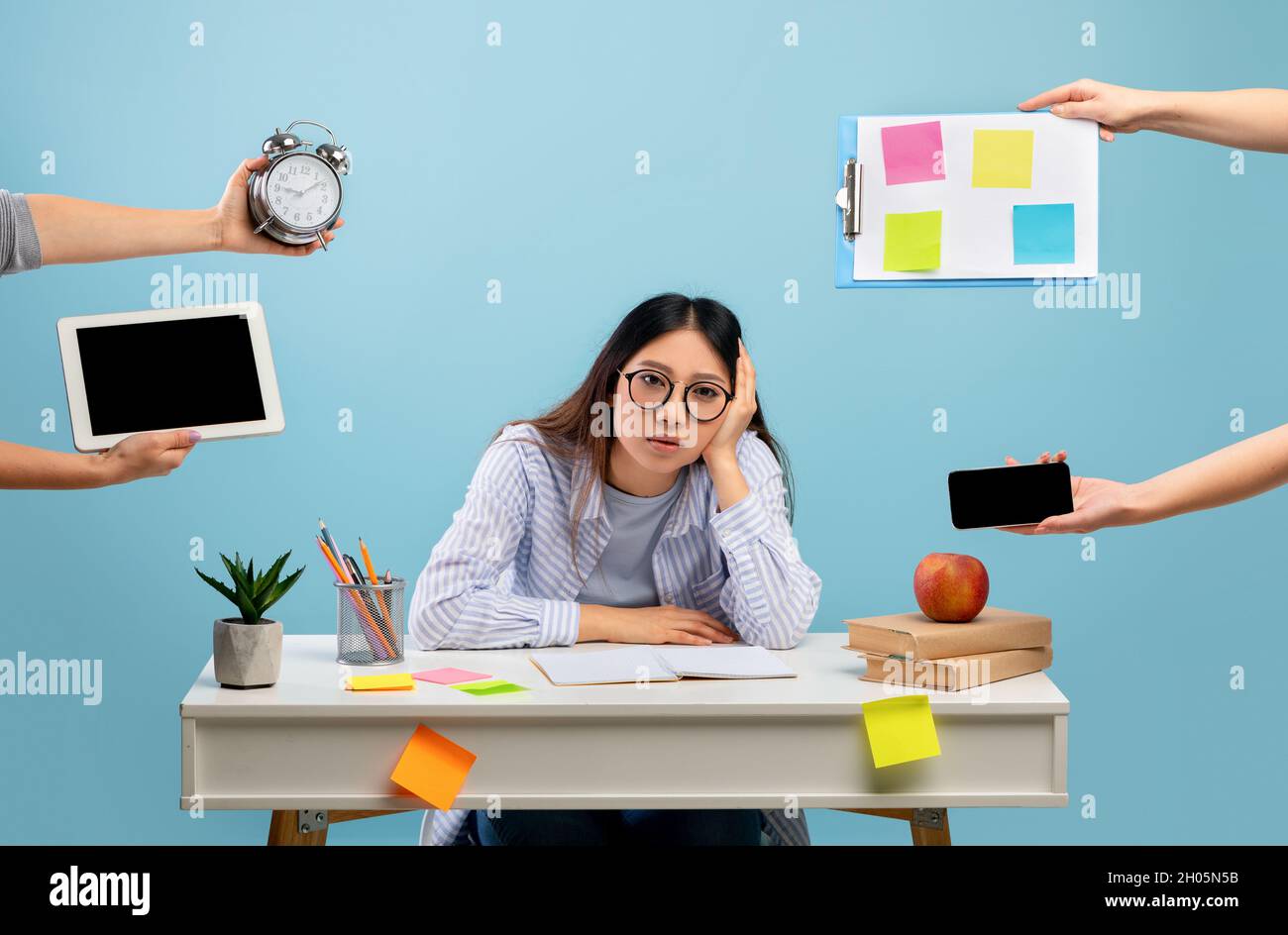 Multitask student hi-res stock photography and images - Alamy