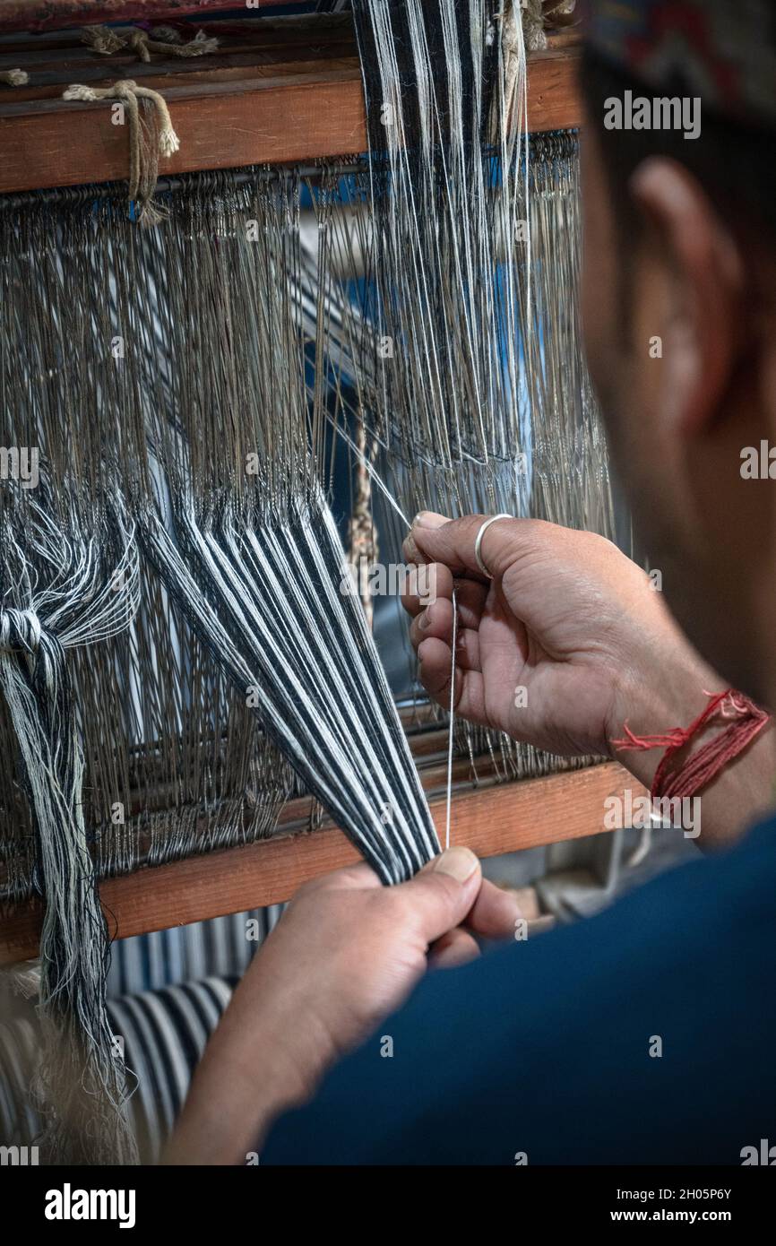 Weaving mastery hi-res stock photography and images - Alamy
