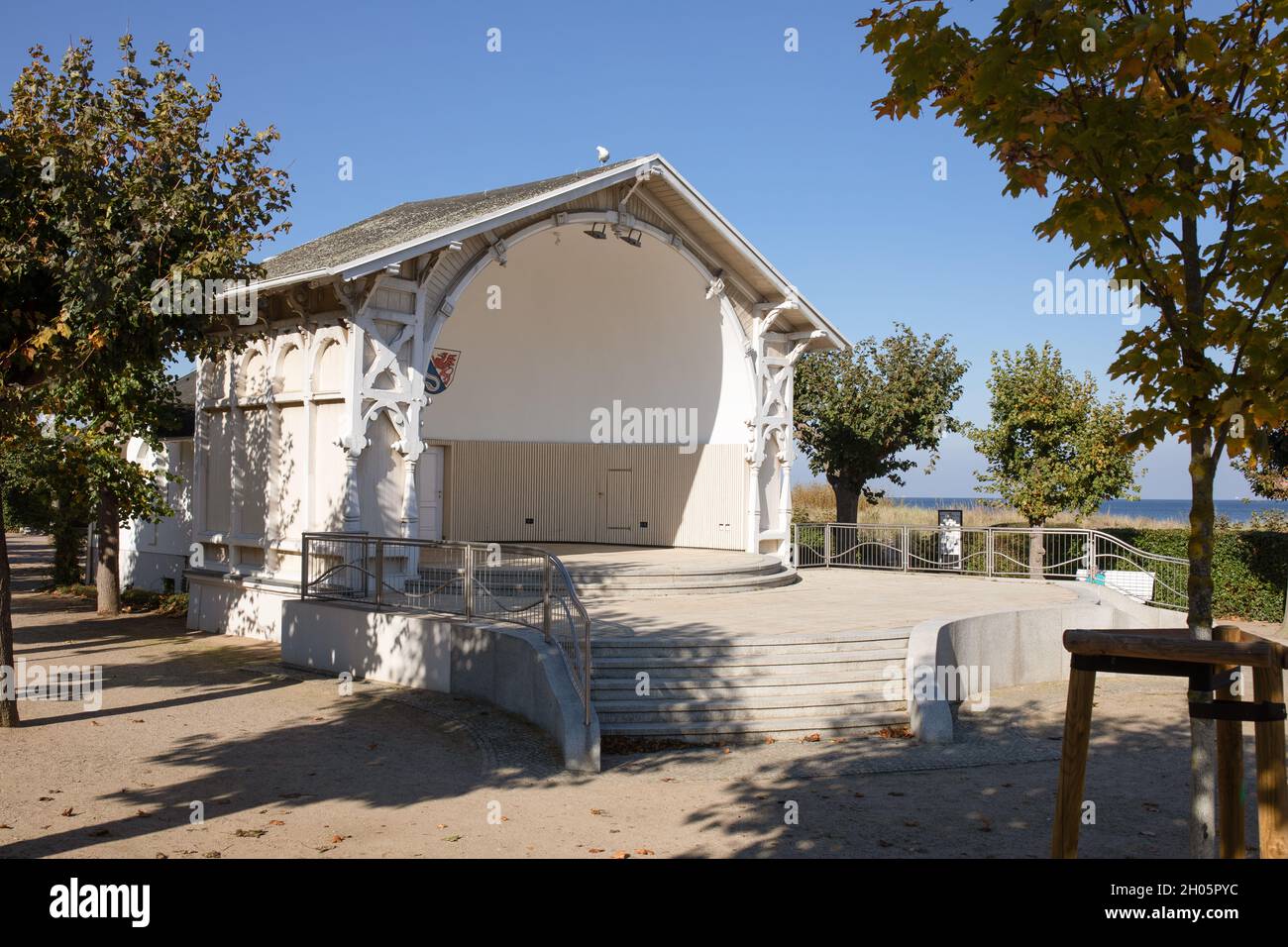 Concert shell hi-res stock photography and images - Alamy