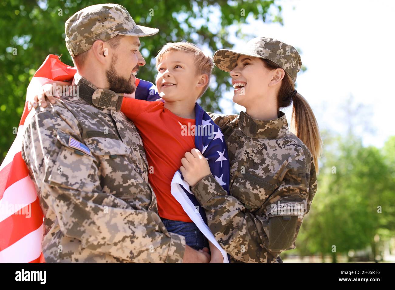 American Soldiers With Family