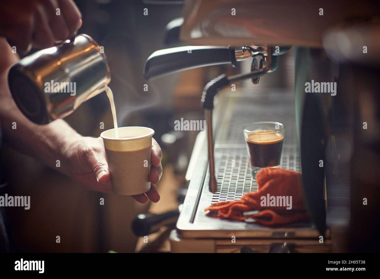 Coffee to go machine hi-res stock photography and images - Alamy