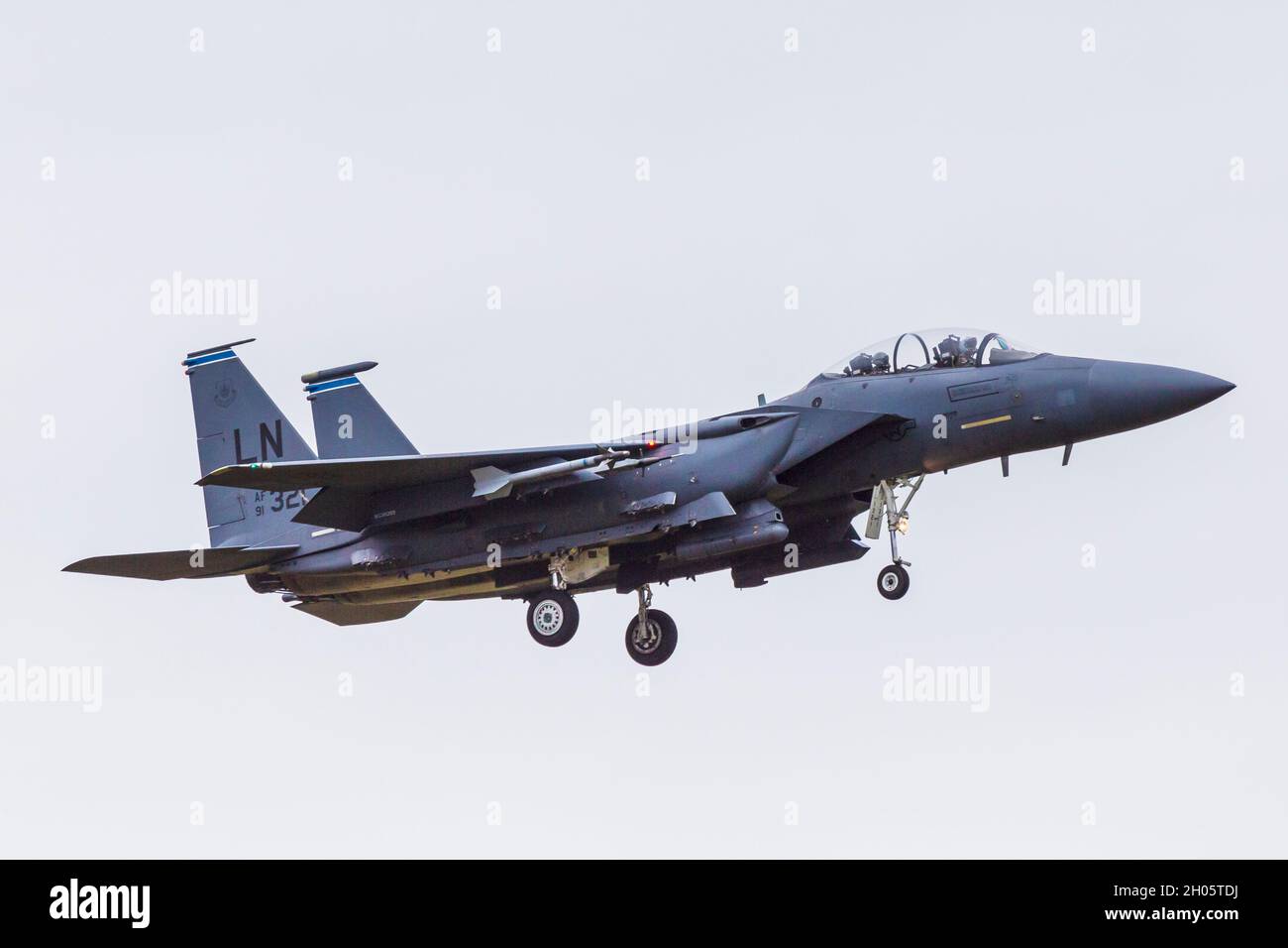 A USAF F15 Strike Eagle Tactical Fighter Landing at RAF(USAF ...