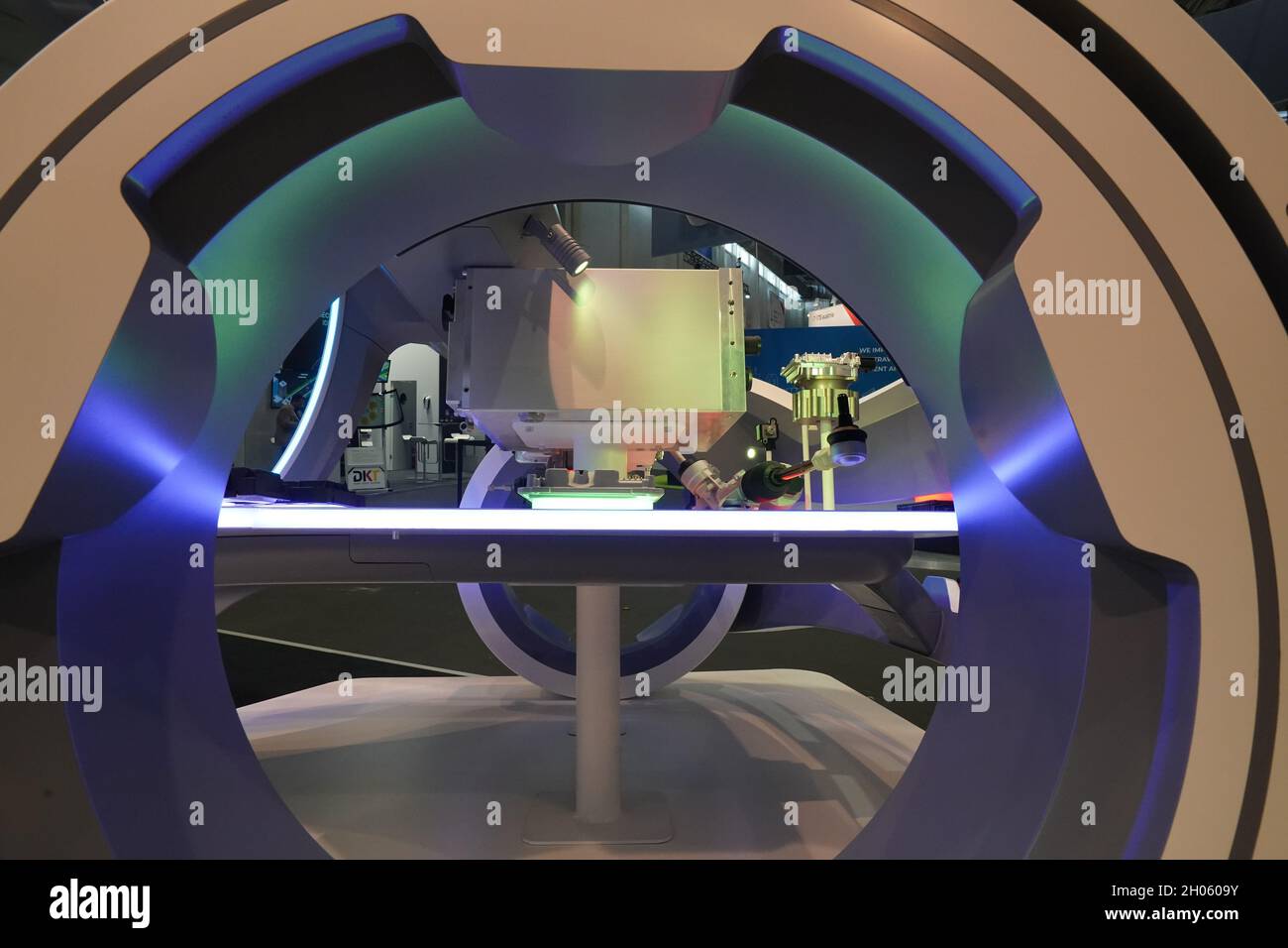 Fuel cell propulsion systems hi-res stock photography and images - Alamy