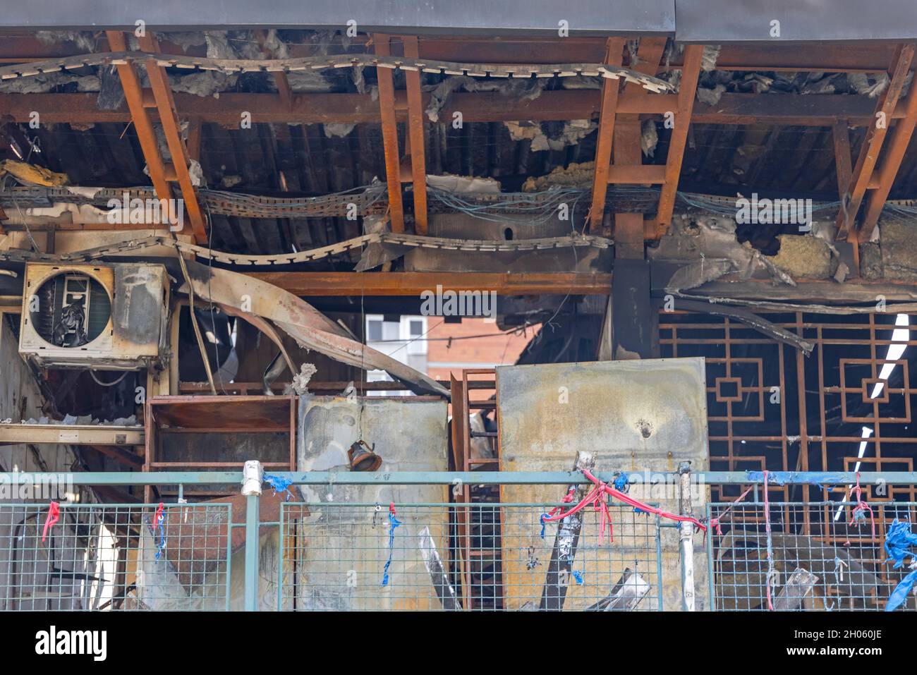 Shopping Mall After Fire Inferno Damage Roof Structure Stock Photo - Alamy