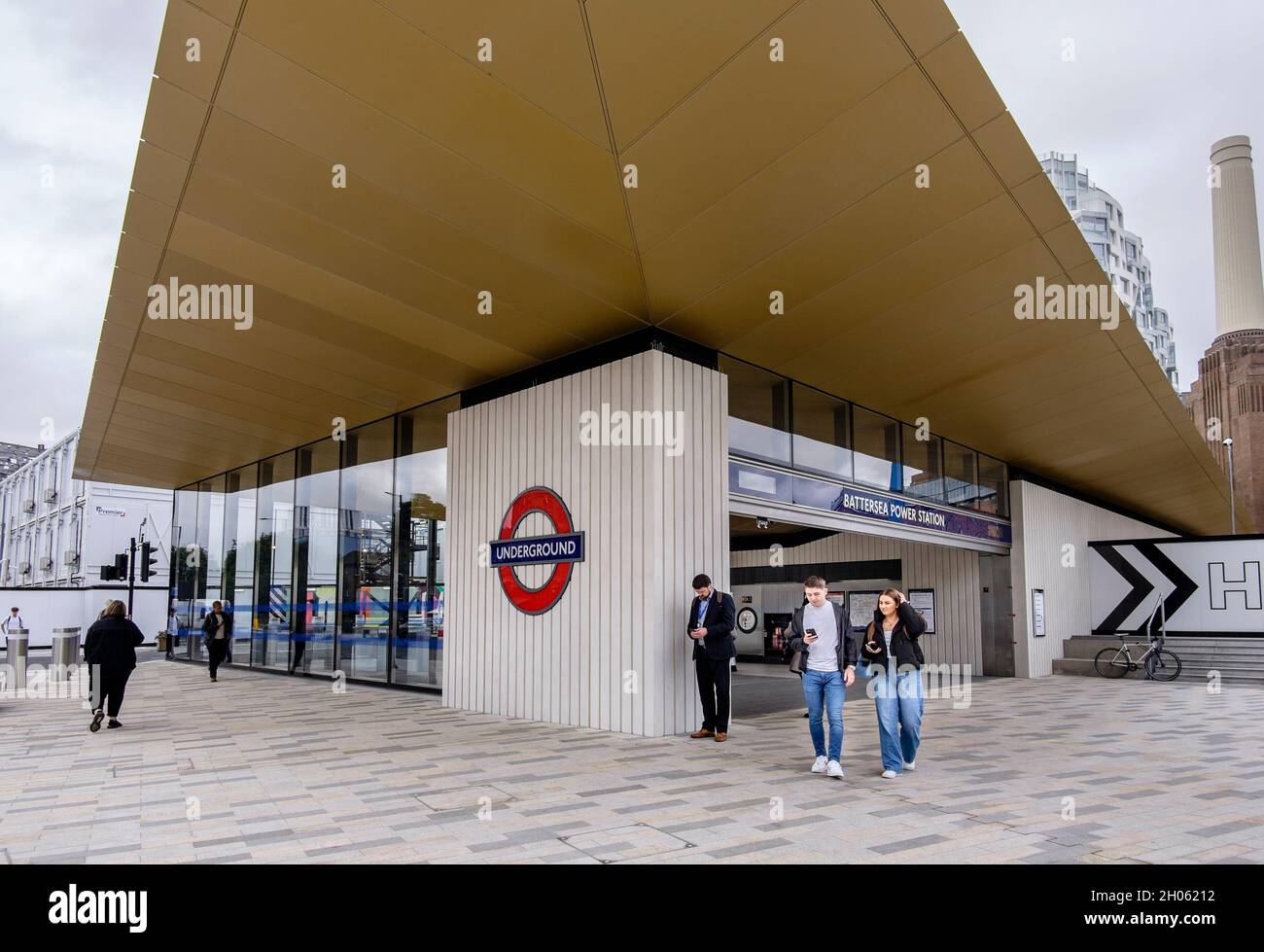 Battersea Power Station Underground Station, London, UK Stock Photo - Alamy