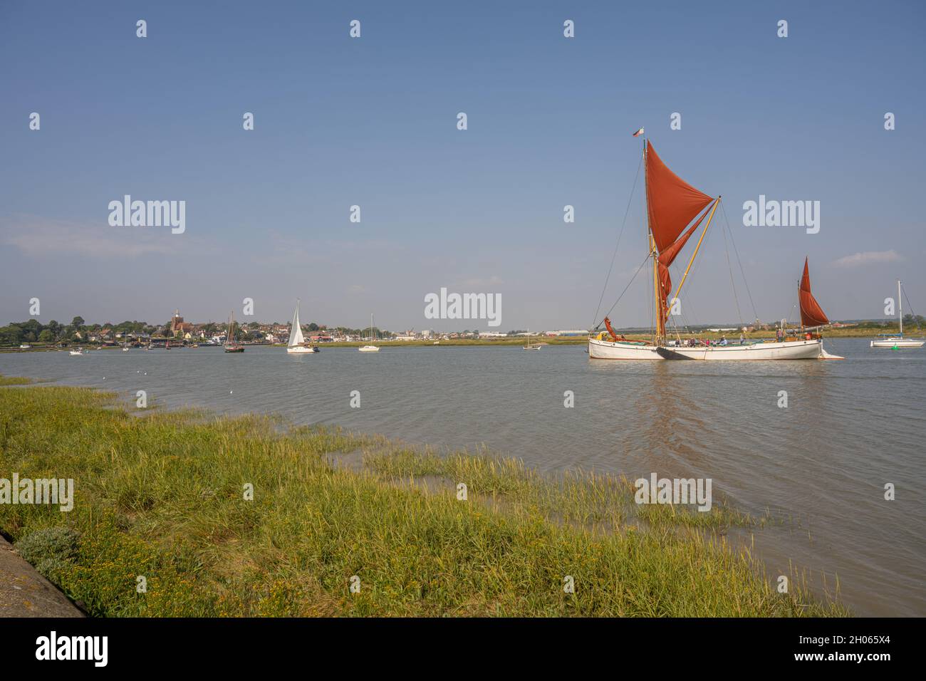 Thames barge Reminder sailing up the river Chelmer at Maldon Essex ...