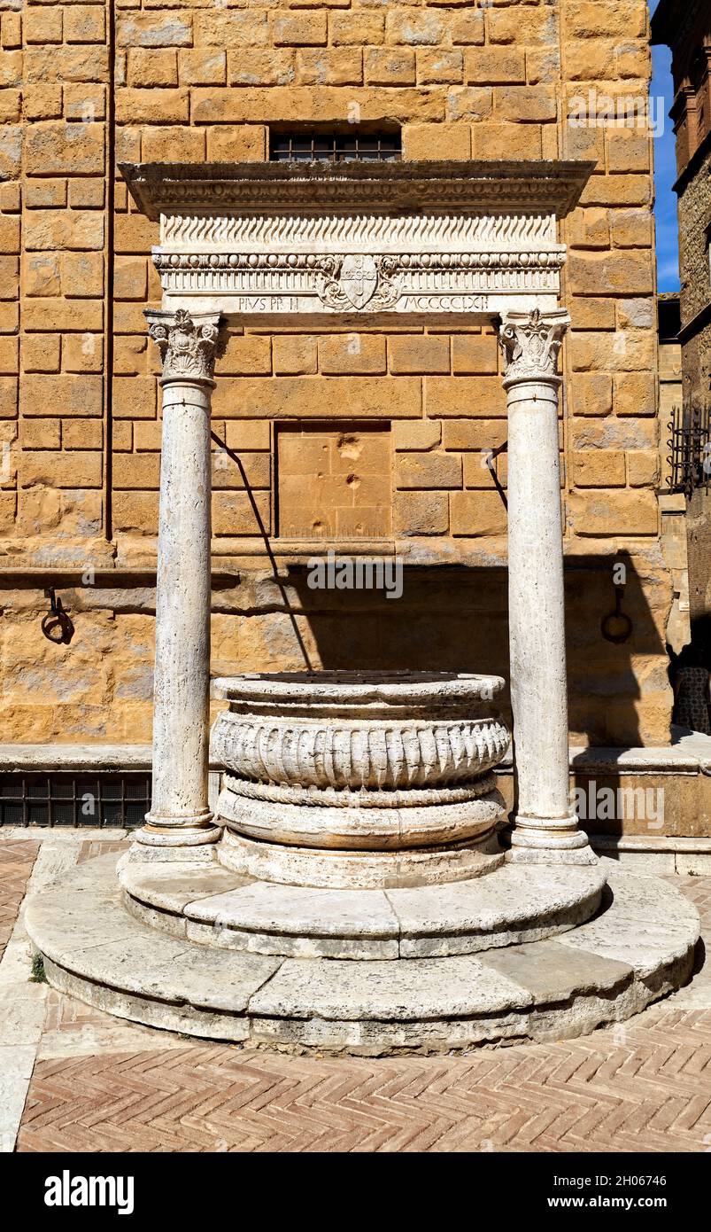 Pio font hi-res stock photography and images - Alamy