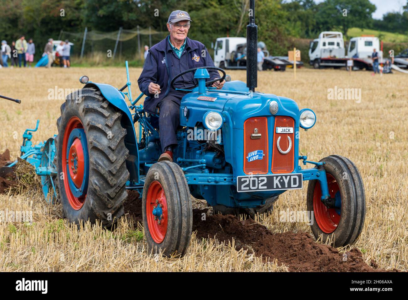 A 1960 Fordson Dexta Vintage Tractor, Reg No: 202 KYD, at Chew Stoke ...