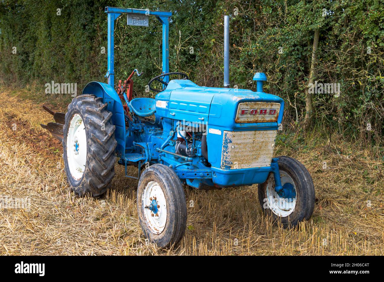 A 1965 Ford Dexta 2000 Vintage Tractor, Reg No: TEU 325C, at Chew Stoke ...
