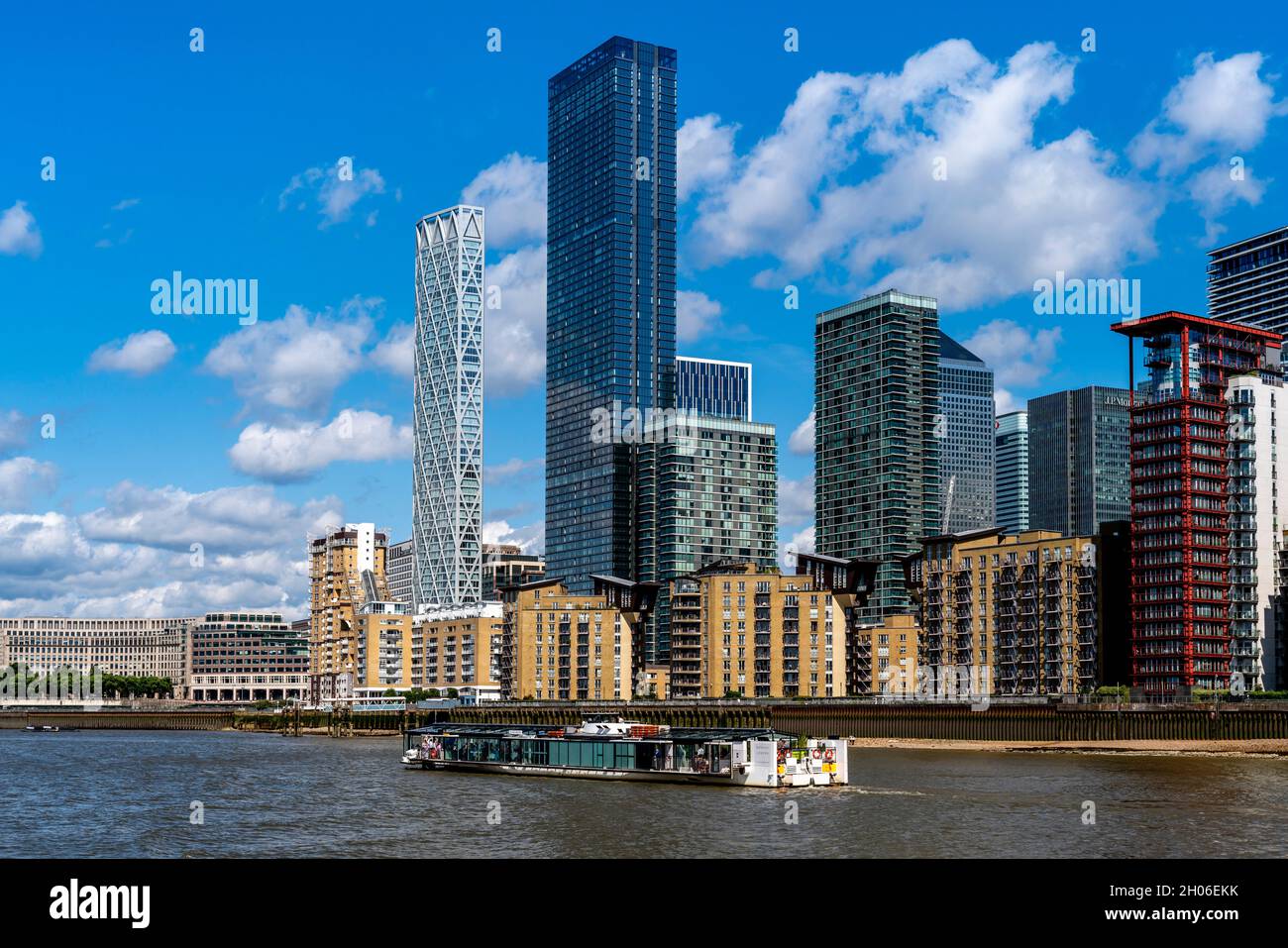 The River Thames and Canary Wharf, London, UK Stock Photo - Alamy