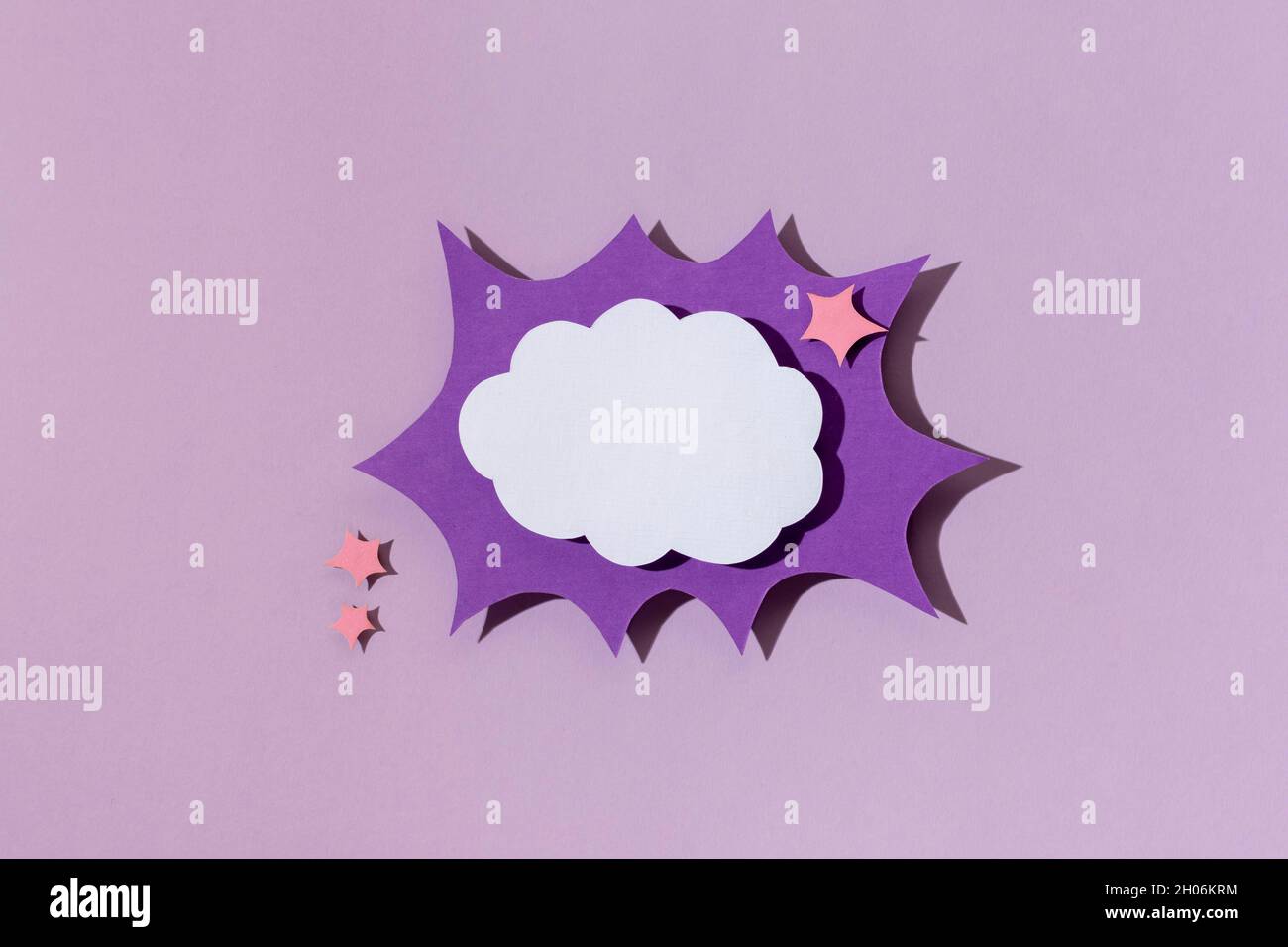 Gold star speech bubble hi-res stock photography and images - Alamy