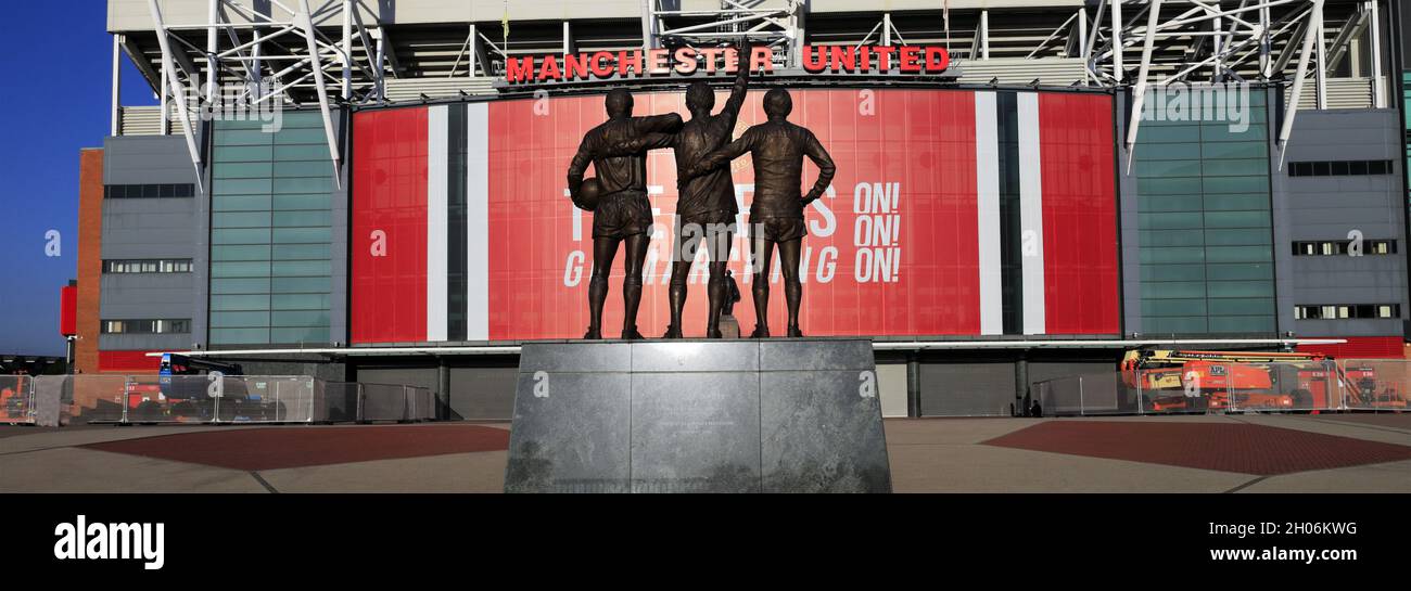 The United Trinity sculptor by Philip Jackson, Manchester United's Old ...