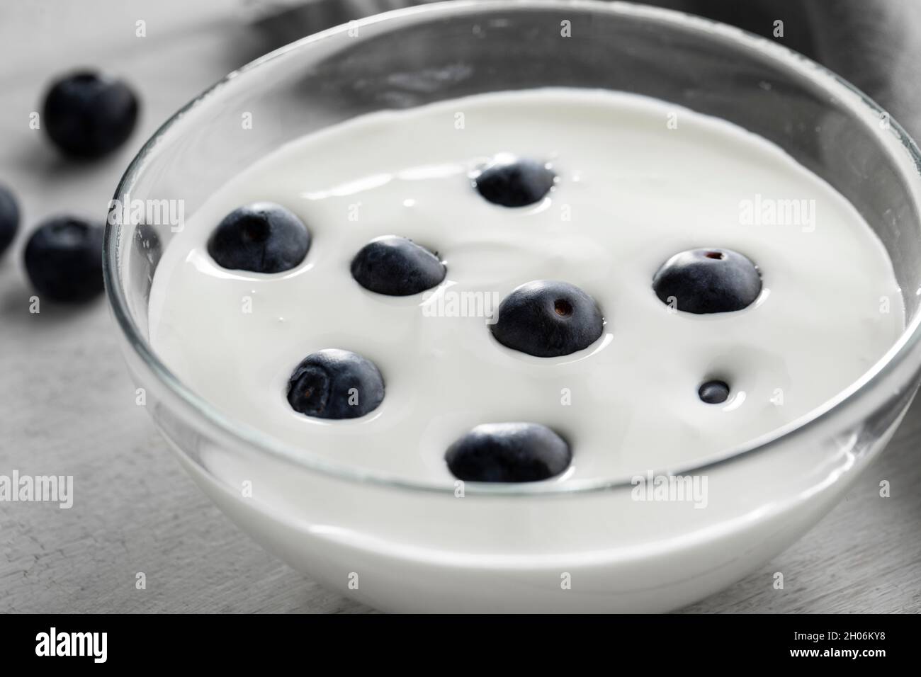 Yogurt blueberries top view hi-res stock photography and images - Alamy