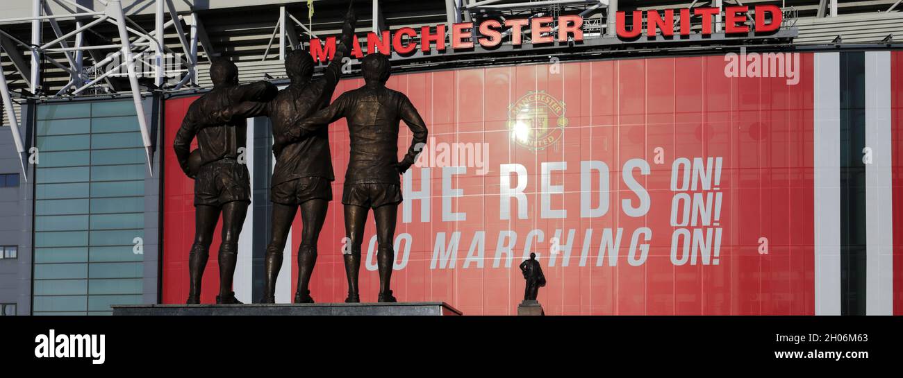 The United Trinity sculptor by Philip Jackson, Manchester United's Old ...