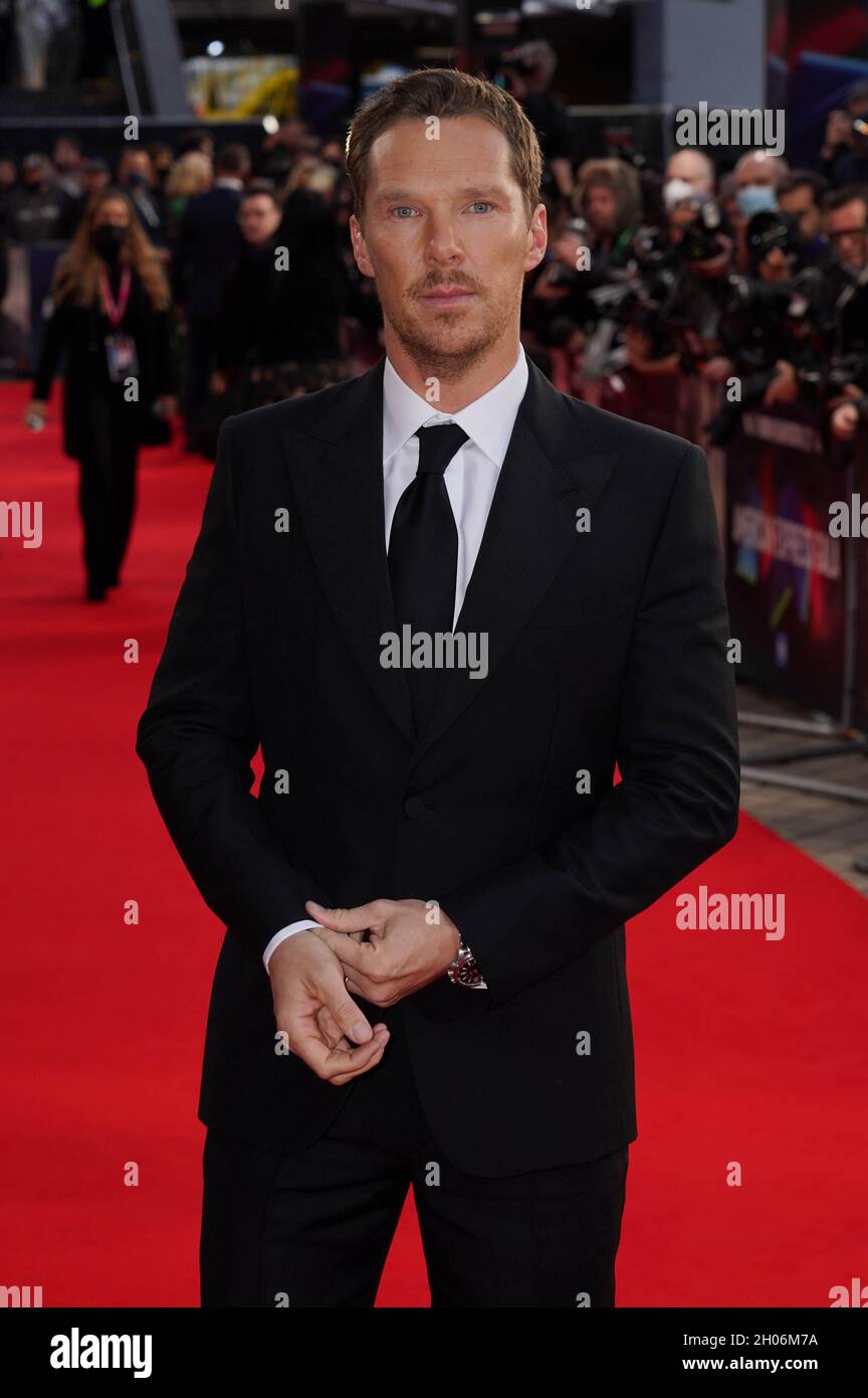 Benedict Cumberbatch arrives for the UK premiere of 'The Power of the ...
