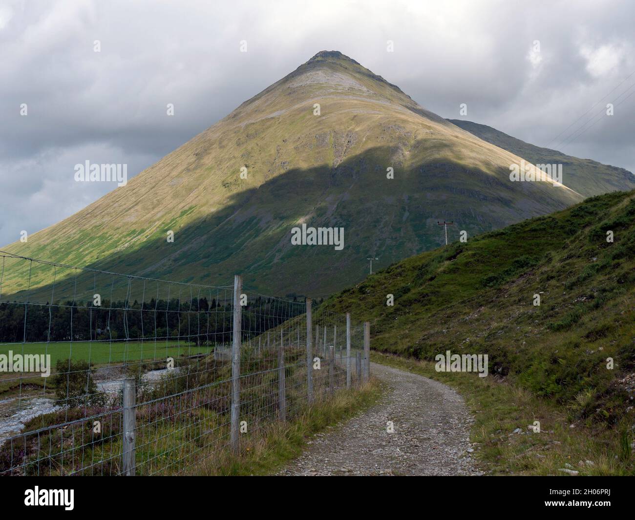 Beinn Dorain, Bridge of Orchy Hills, Scottish Highlands. Iconic conical ...