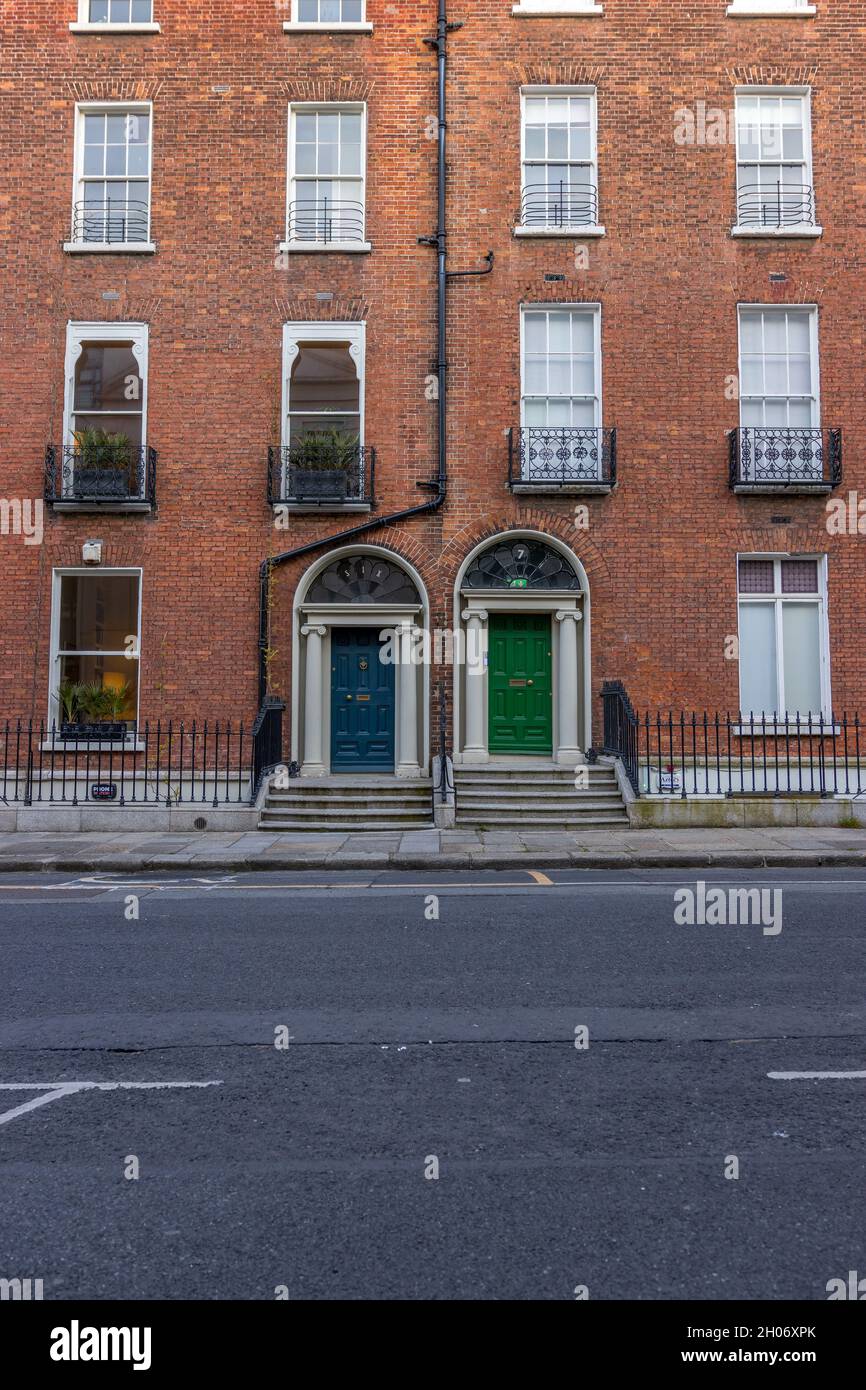 Structure architecture merrion street hi-res stock photography and ...