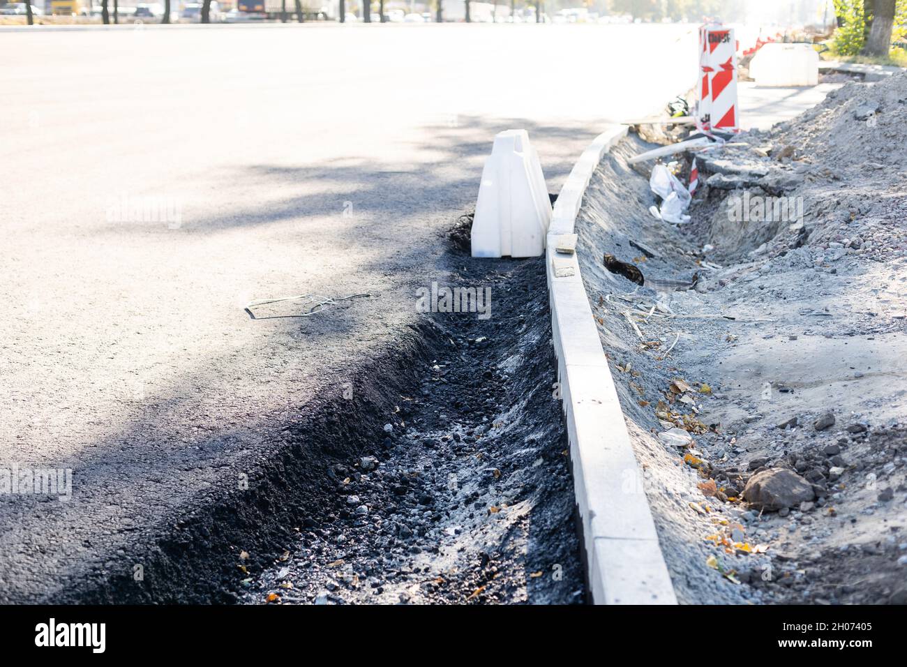 Close-up asphalt at the road under construction Stock Photo - Alamy