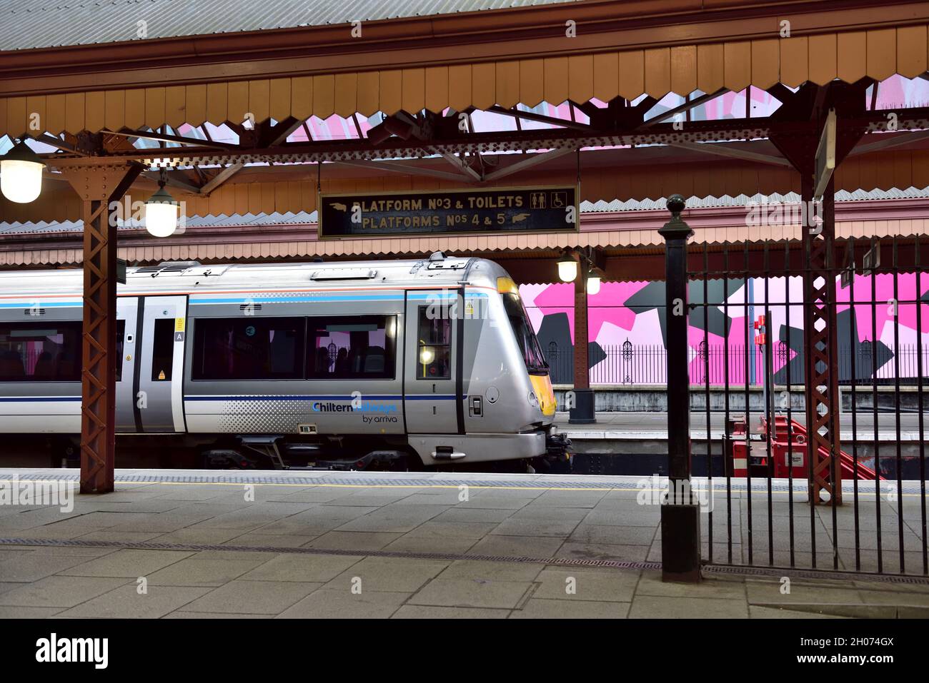 Traditional british railways station hi-res stock photography and ...