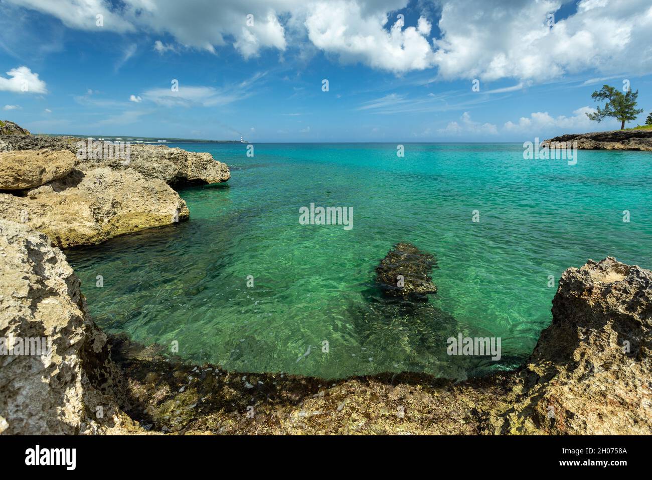 Turquoise clear water Stock Photo - Alamy