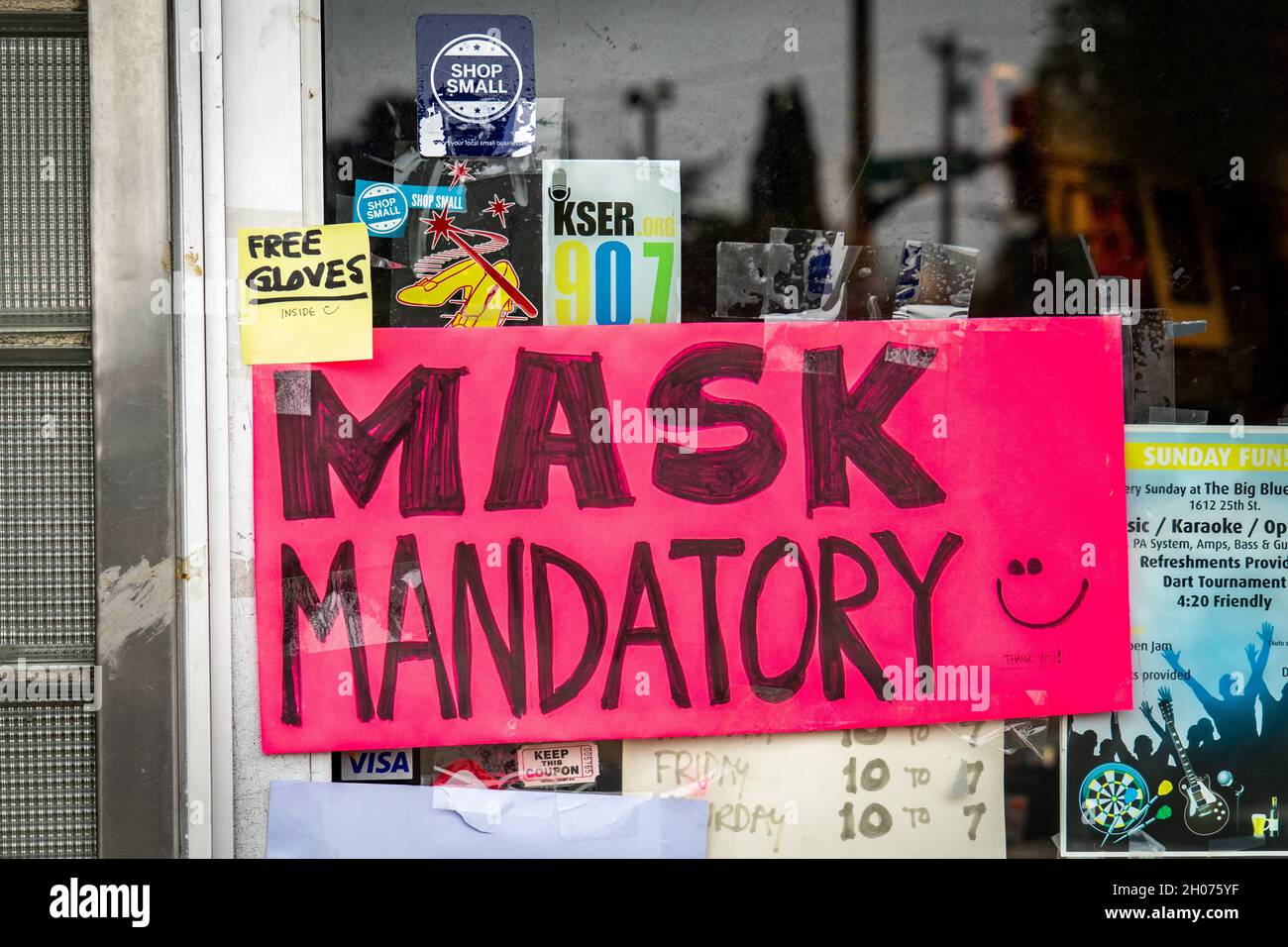 Mandatory mask and gloves hi-res stock photography and images - Alamy