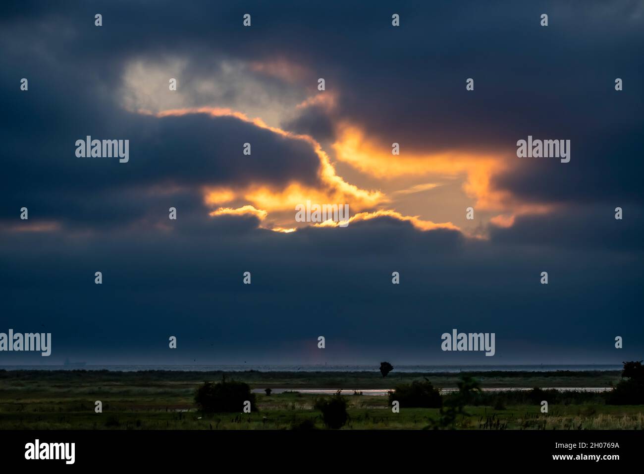 Moody atmospheric dramatic sky hi-res stock photography and images - Alamy