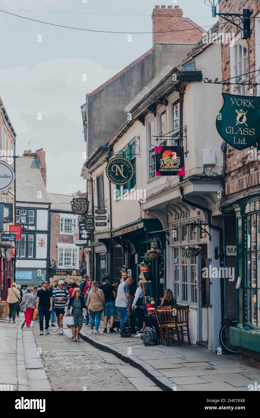 With overhanging timber framed buildings hi-res stock photography and ...