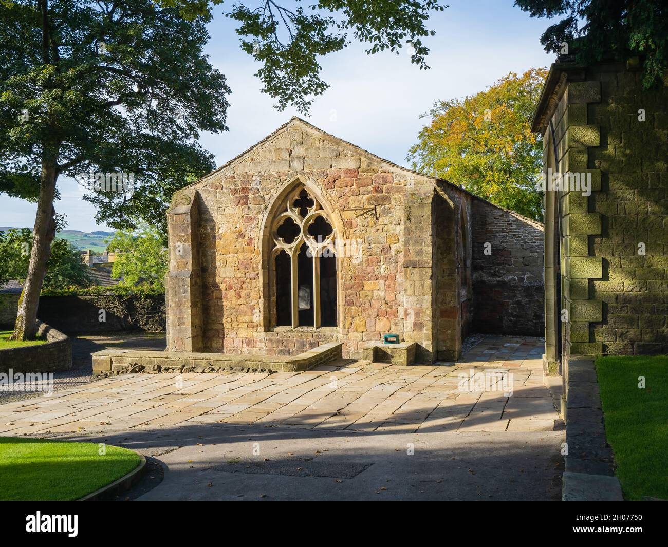 Skipton castle medieval hi-res stock photography and images - Alamy