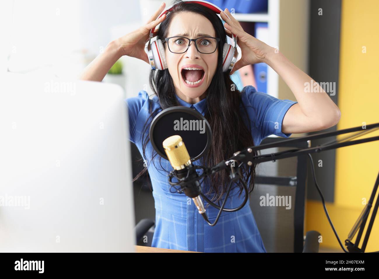 Angry headphones hi-res stock photography and images - Alamy