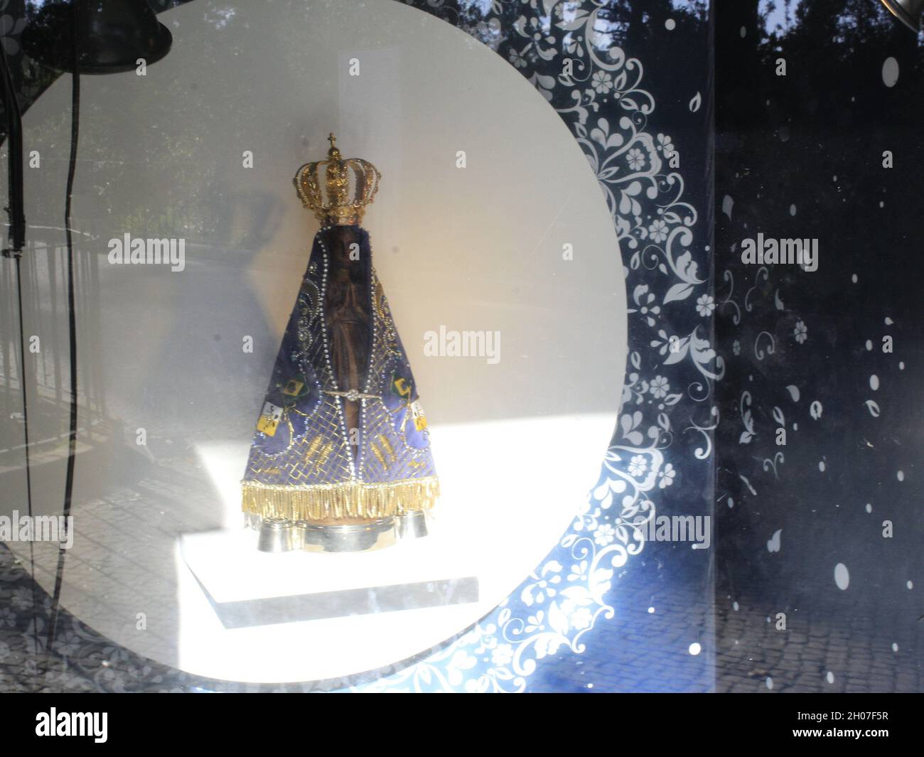 Fatima, Portugal. 11th Oct, 2021. (INT) Movement of the faithful in the ...