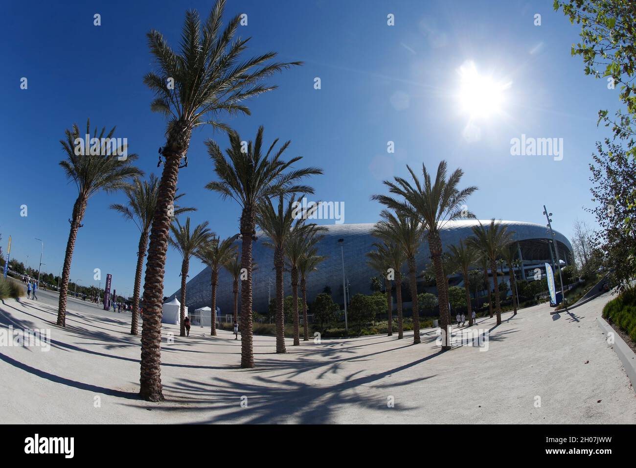 Sofi stadium exterior hi-res stock photography and images - Alamy