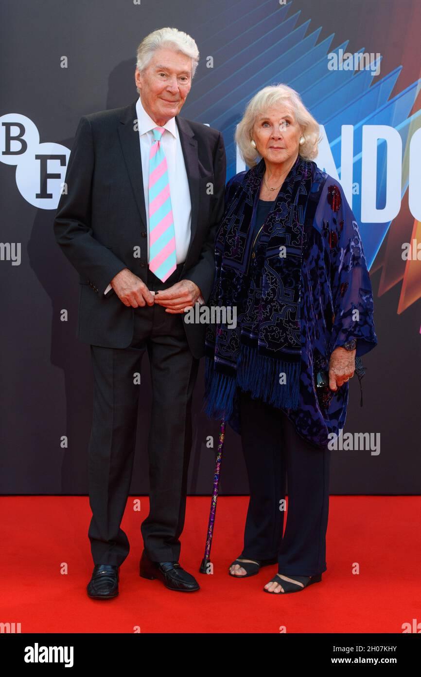 Timothy carlton and wanda ventham hi-res stock photography and images ...