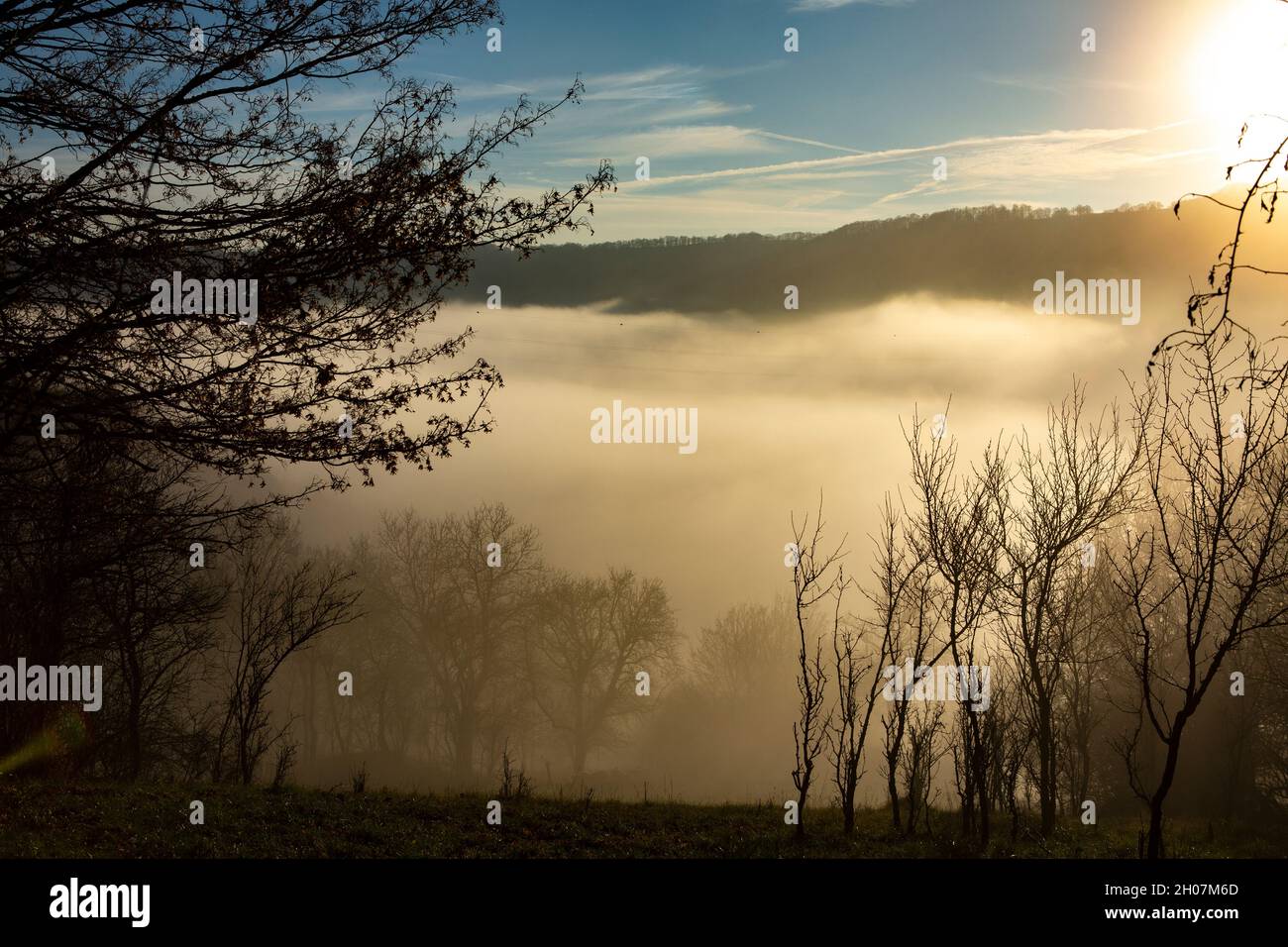 Fog filled valley hi-res stock photography and images - Alamy
