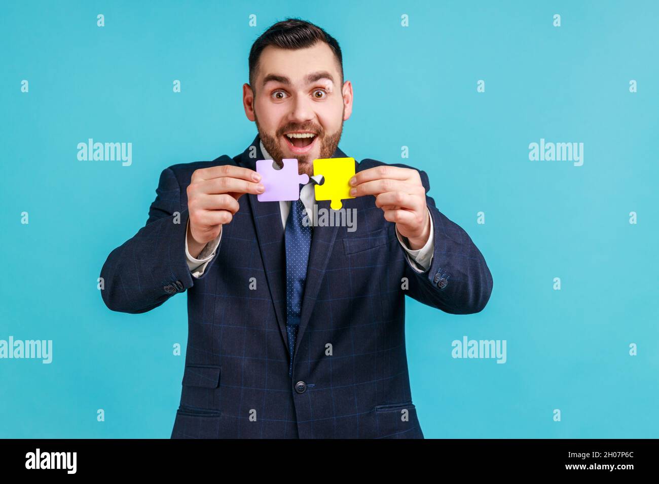 Jigsaw man hi-res stock photography and images - Alamy
