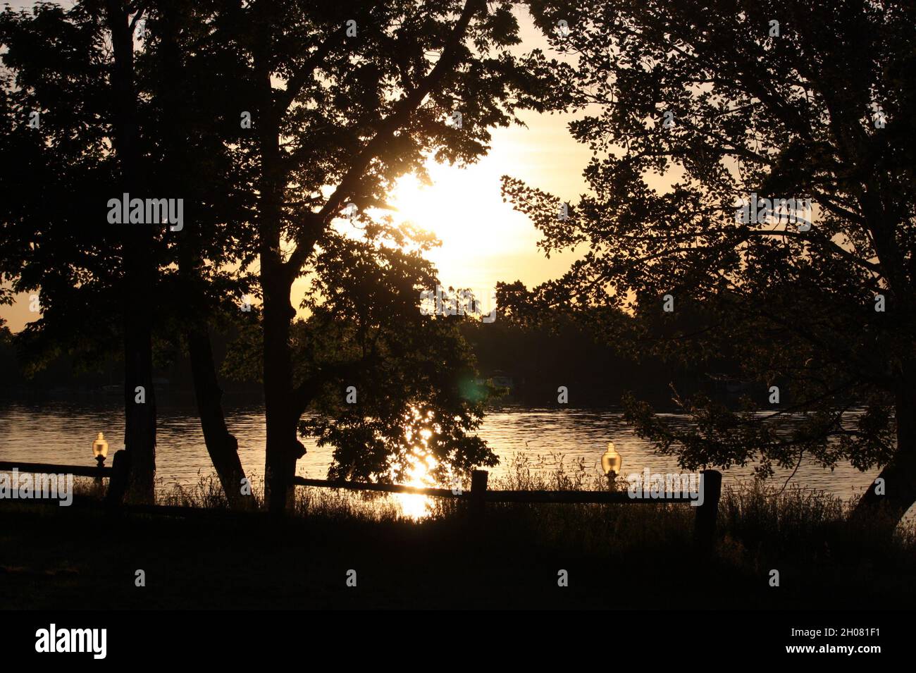 Silent daybreak hi-res stock photography and images - Alamy