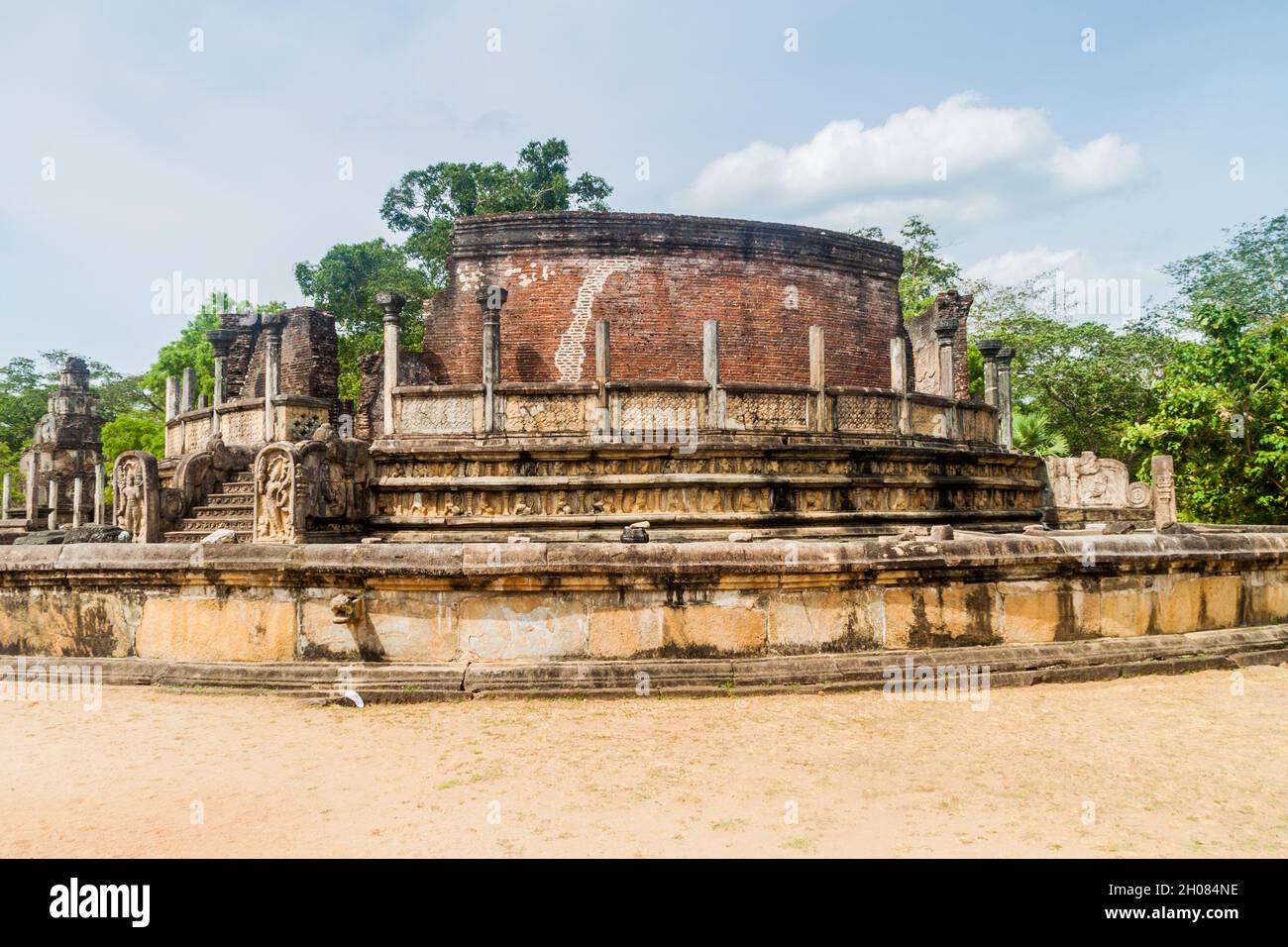 Vatadage in the ancient city Polonnaruwa, Sri Lanka Stock Photo - Alamy