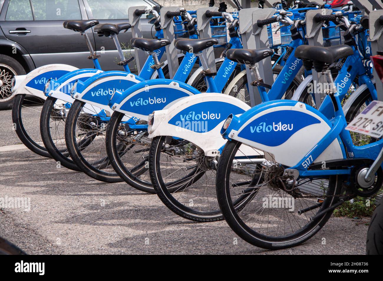 Velo bleu hi-res stock photography and images - Alamy