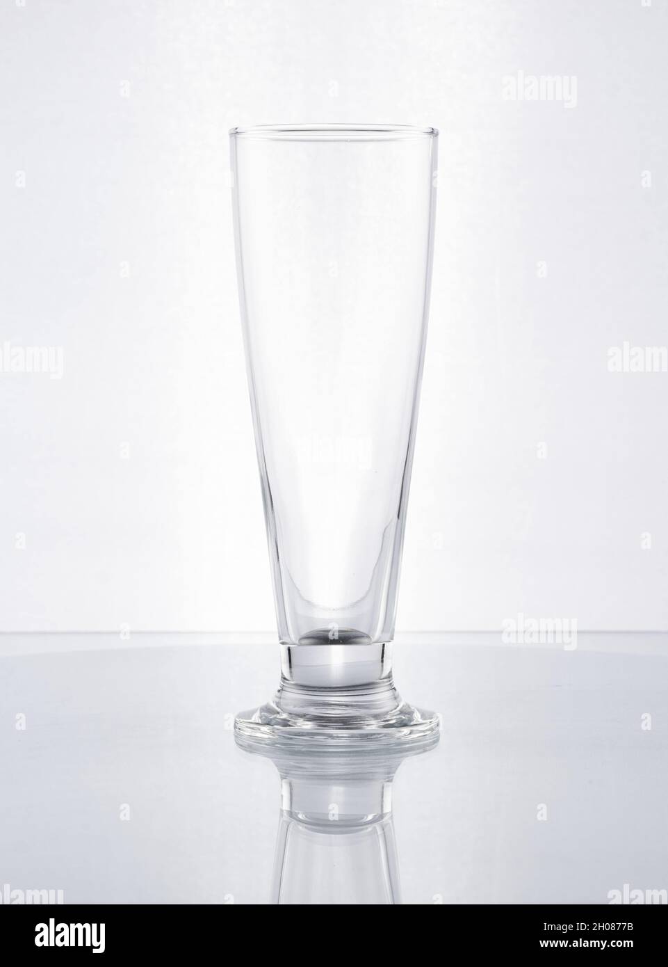 Goblet shape hi-res stock photography and images - Alamy