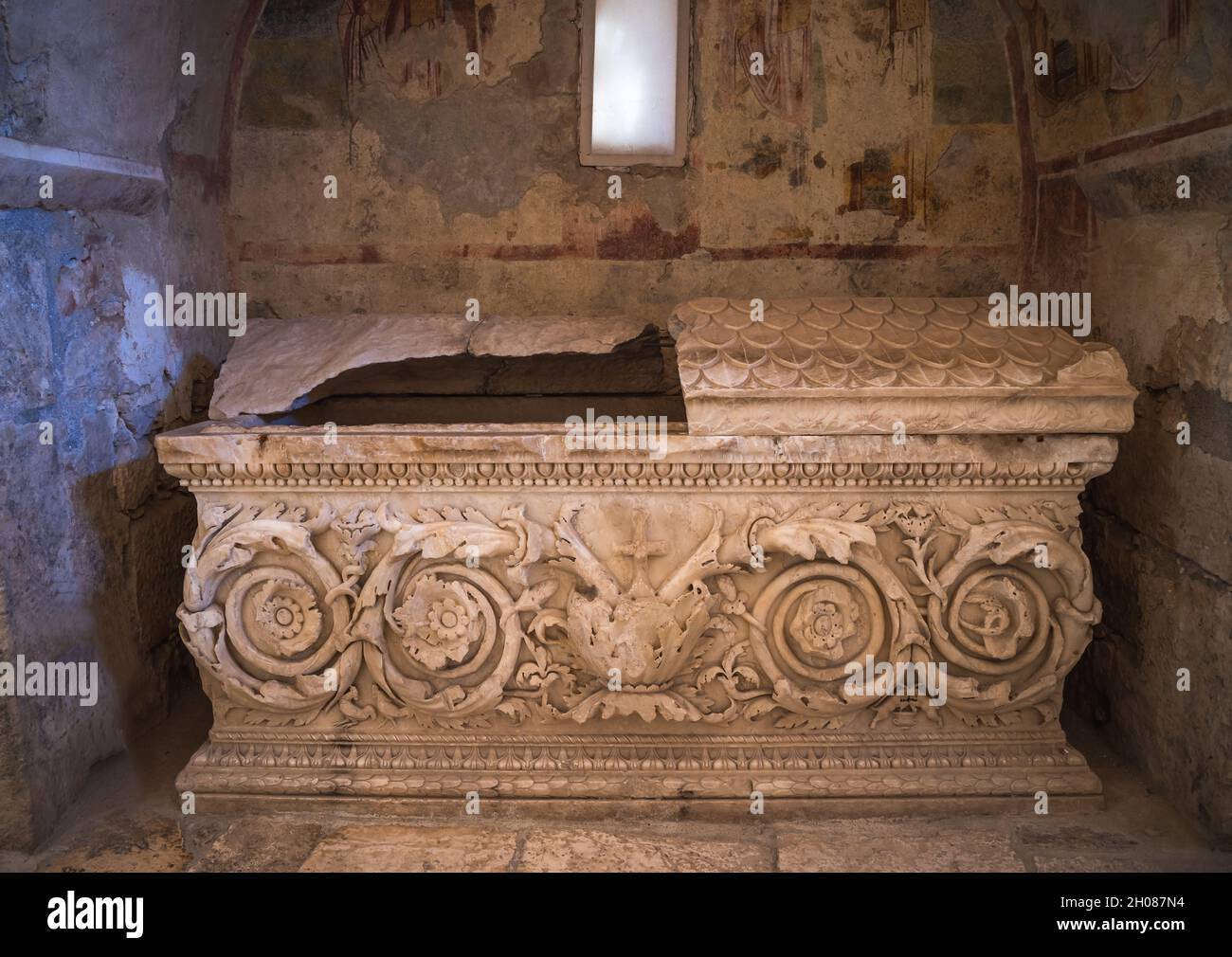 Tomb of saint nicholas hi-res stock photography and images - Alamy